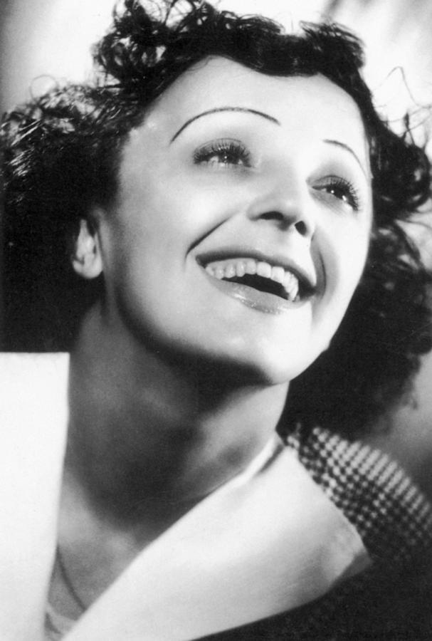Pavé dans la mare: Edith PIAF : Chanteuse
